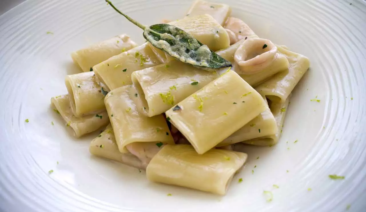 Beurre de Paccheri et sauge marine | Entrée délicate et parfumée 26100_1