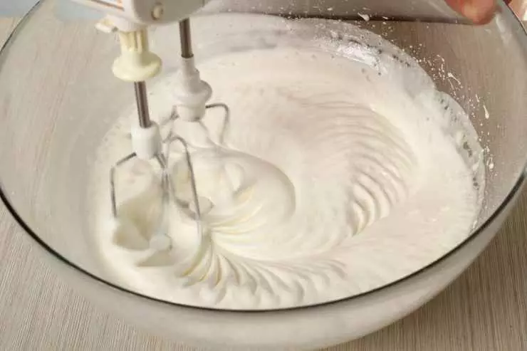 Perfect Meringue Easy Recipe | Għad-deżerta, meringue u garnishes 26104_3