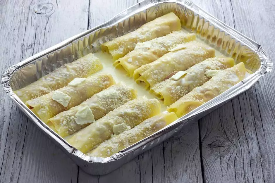 Cannelloni stuffed with mortadella, a delicious creation on the table 2617_3