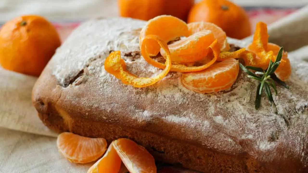 Plumcake e nang le tangerines