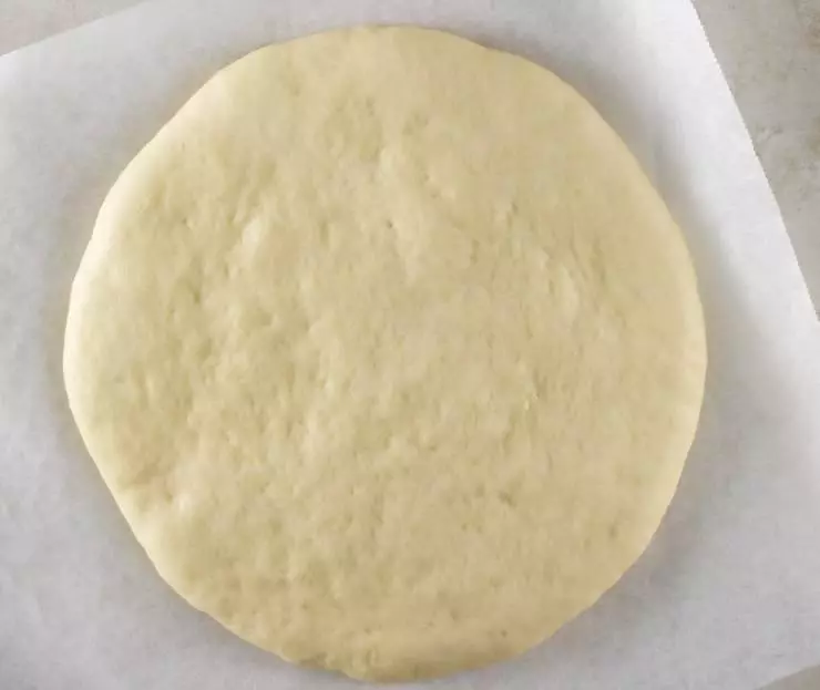 Sayon nga pizza dough nga adunay usa lang ka gramo nga yeast - ricettasprint