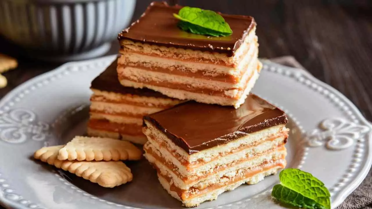 Bolo de biscoito con caramelo e chocolate | sen cociñar e super goloso