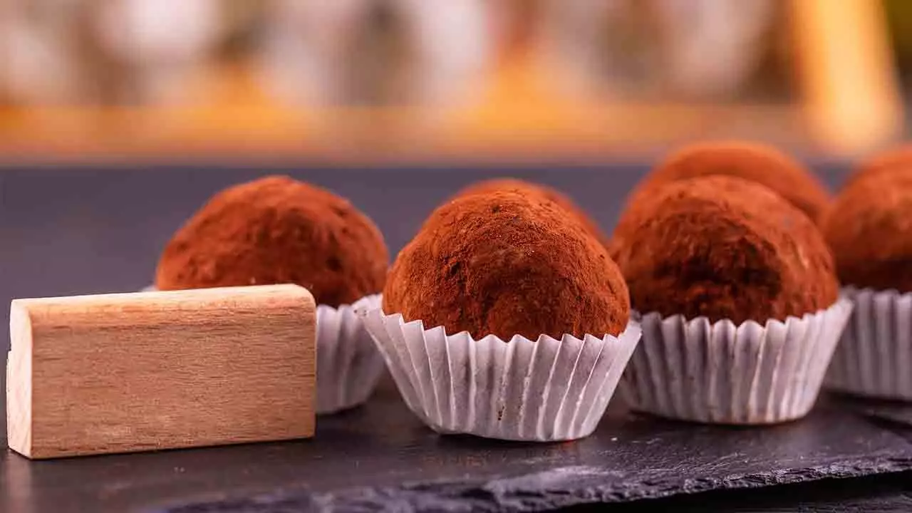 Tiramisu truffles, kape at kakaw na hindi kapani-paniwalang lambot