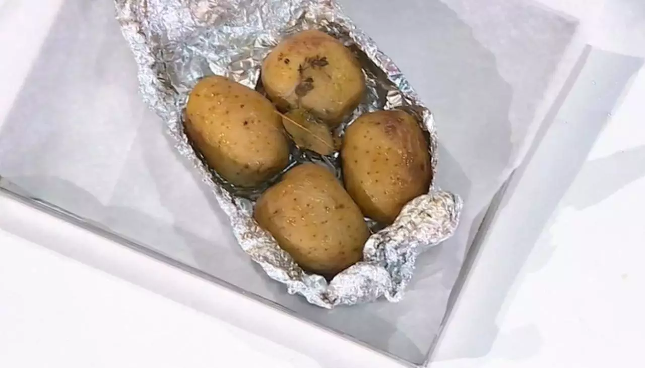 Keptos bulvės. È semper Mezzogiorno nuotrauka