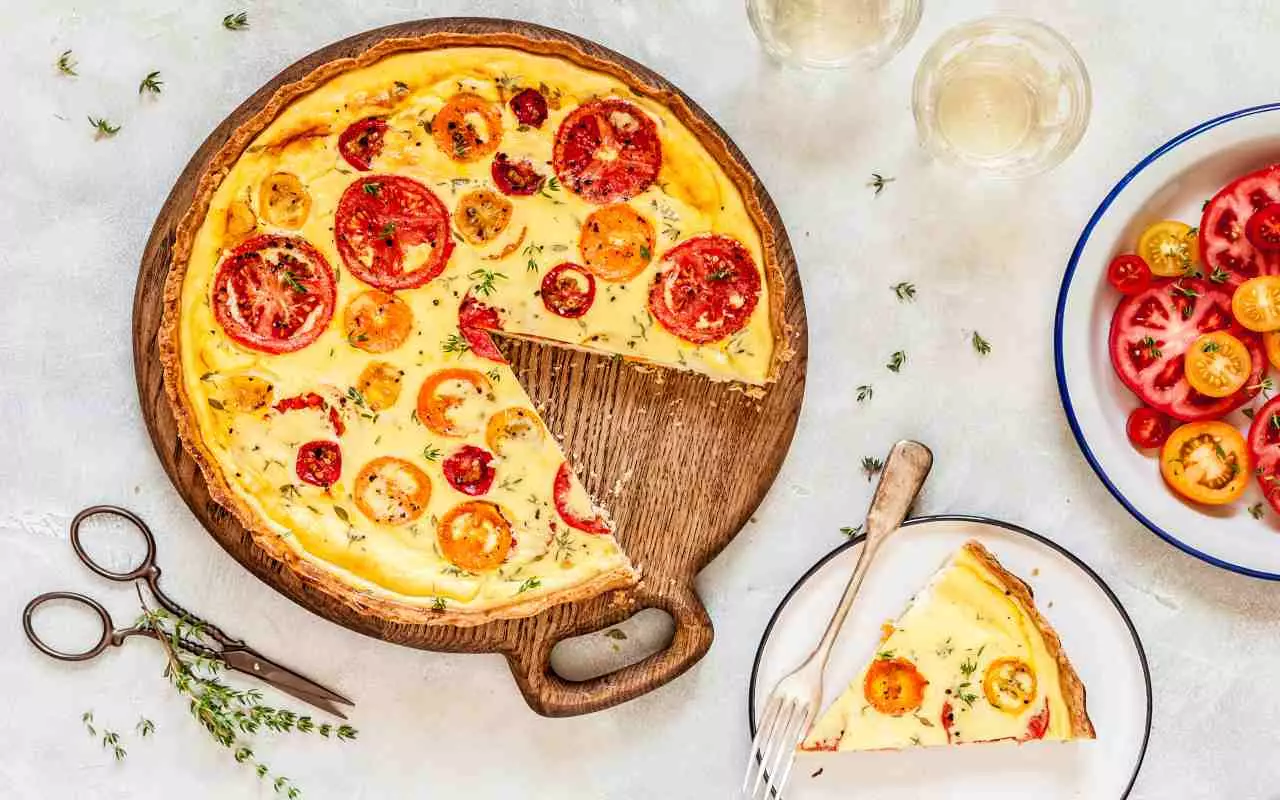 Chinsinsi cha squacquerone tomato pie PHOTO recipe kusindikiza