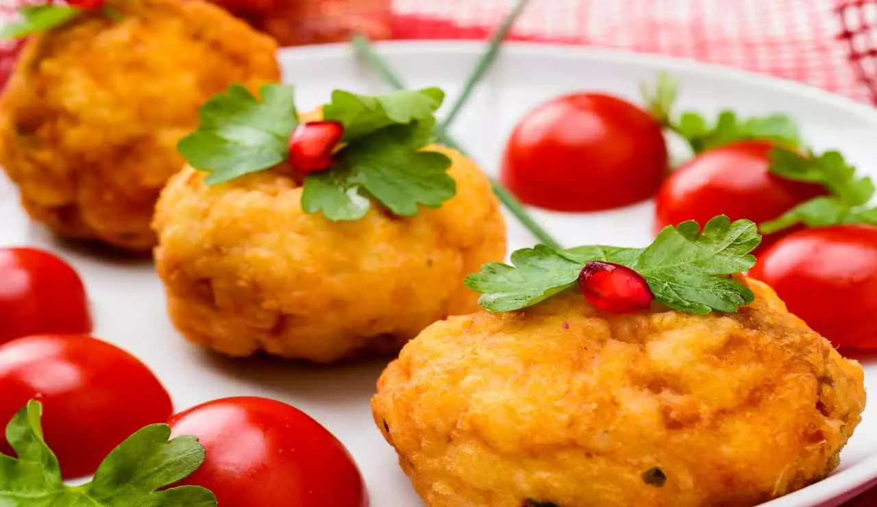 Bakso ikan cod dengan lapisan ganda AdobeStock