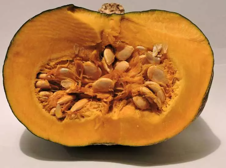 Ravioli le pumpkin, macaroons agus ullmhú oidis ricotta 26832_3