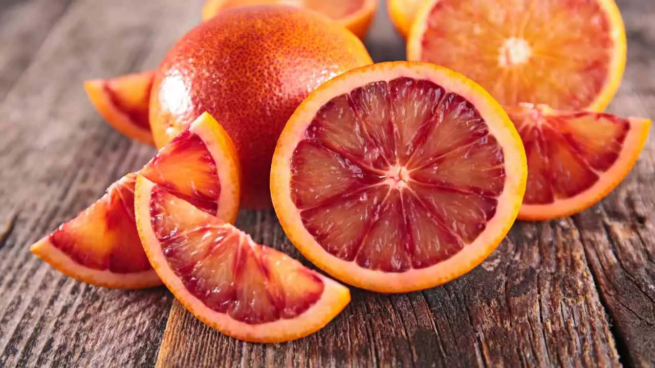 With blood oranges you can prepare a fragrant and soft dessert for the whole family