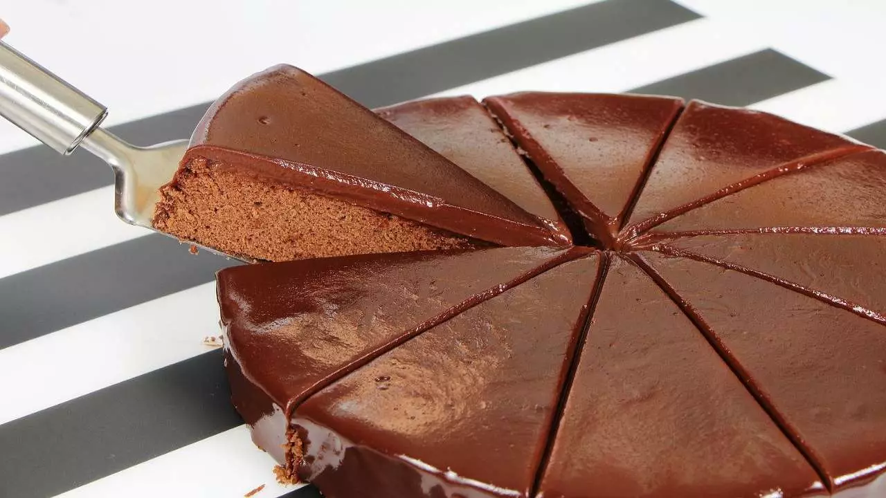 Bolo de cacao con ganache