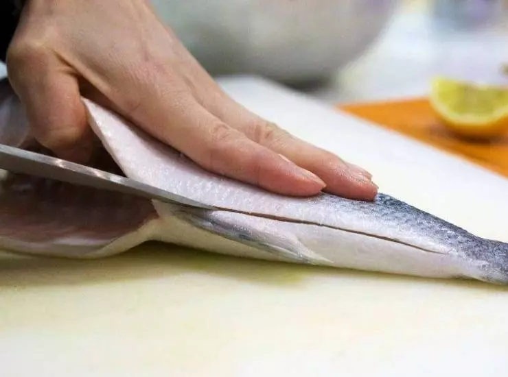 how to clean fish