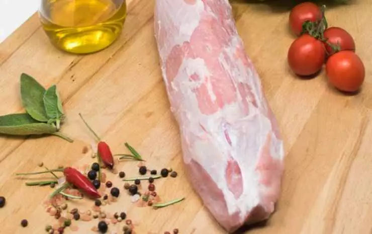 Vitello tonnato atilẹba ti iya-nla ti ohunelo ohunelo titẹjade