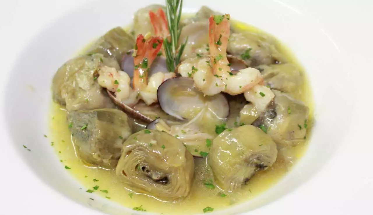 Clam na prawn ofe na artichokes uzommeputa ebipụta