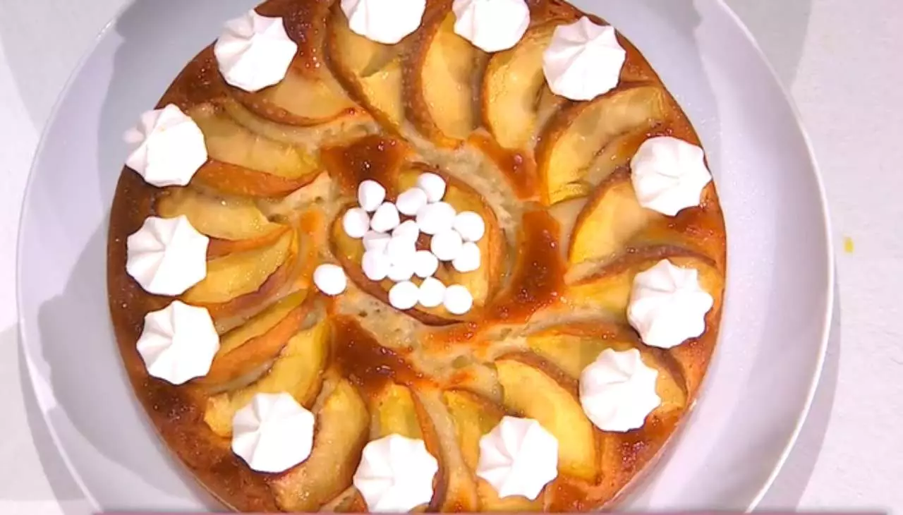 Kanunay udto | Recipe ni chef Zia Cri | Mahumok nga peach nga cake