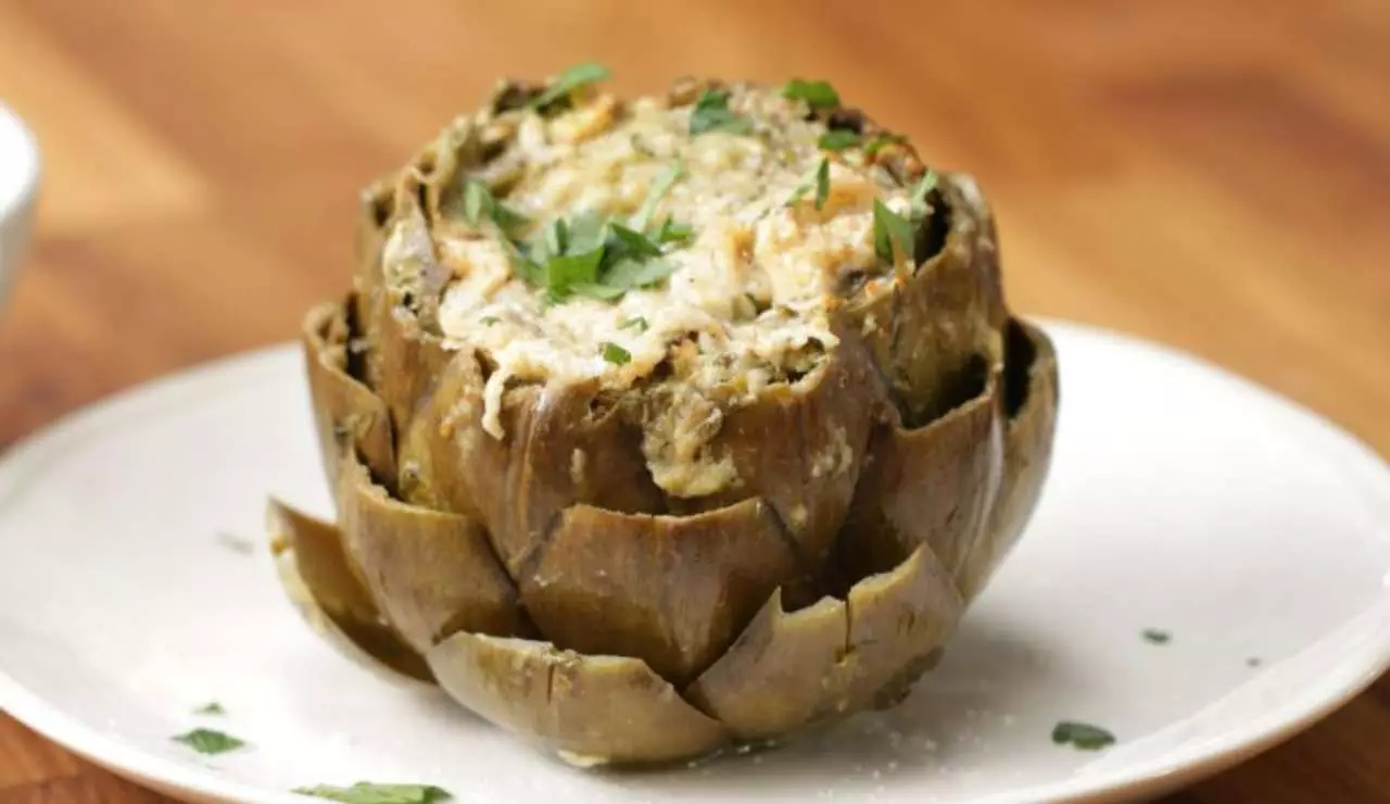 Artichokes nofenoina kobam-bary