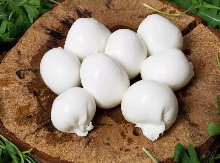 Caprese salát s tuňákem, hotový za méně než 5 minut 27513_3