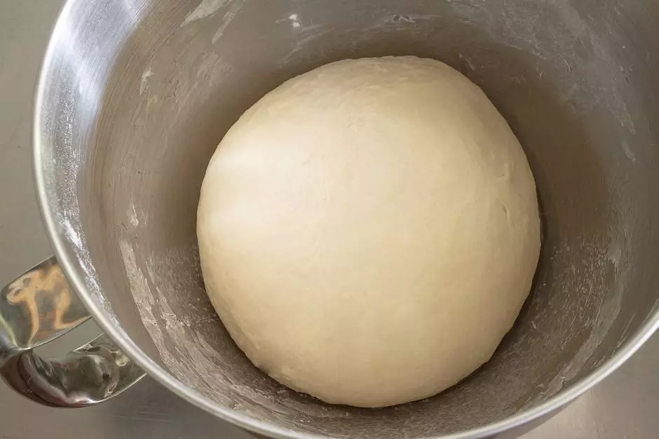 Pizza dough nga adunay beer, usa ka orihinal ug nindot nga humok nga variant