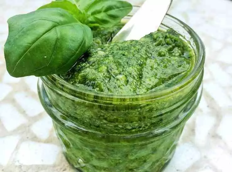 Paste cu pesto