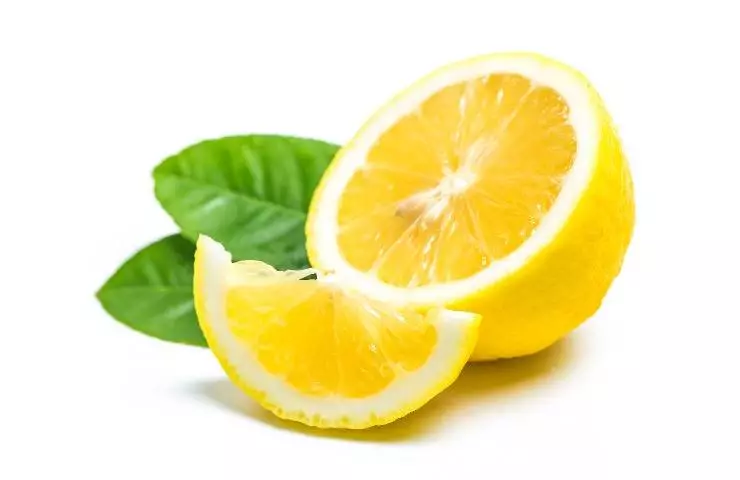 Нарізаний лимон