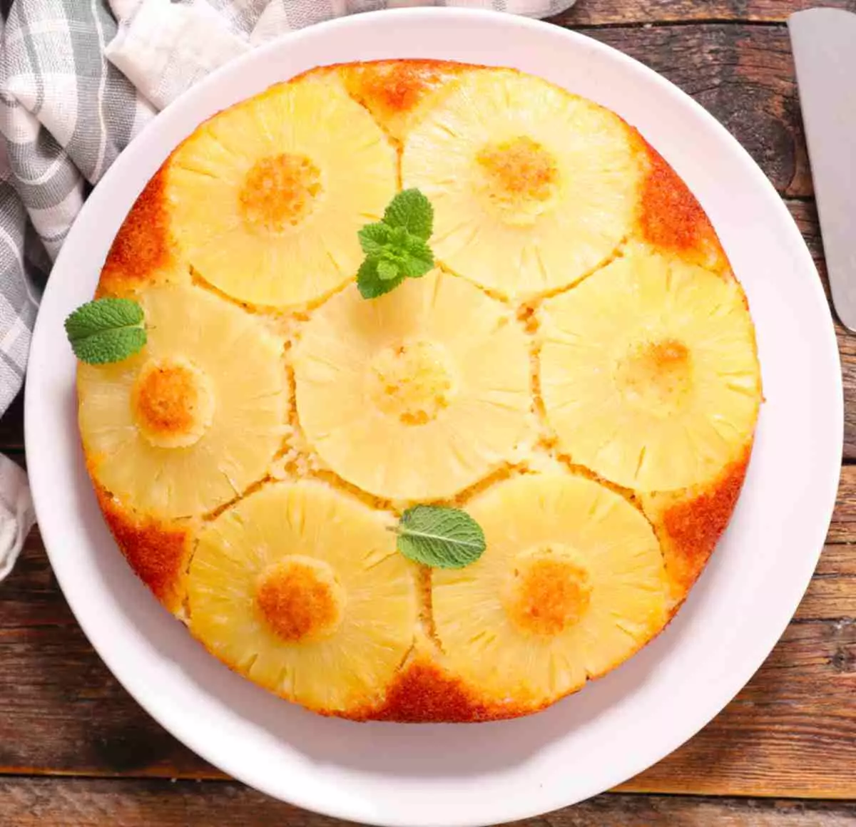 Light pineapple cake quick recipe. The desserts of Ricettasprint.it