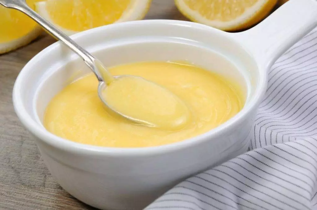 Crème au citron sans beurre, lait et œufs pour garnir les sucreries et les gâteaux 280_3