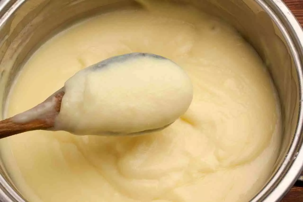 Mga matamis na milokoton na may cream, mga sangkap sa paghahanda ng recipe 2821_3