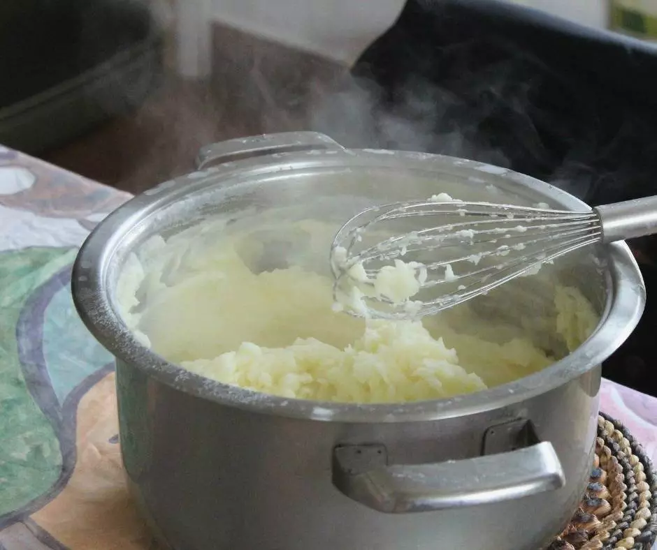 Pasta mei spek en ierappelkrem in lekkere earste kursus 2835_4