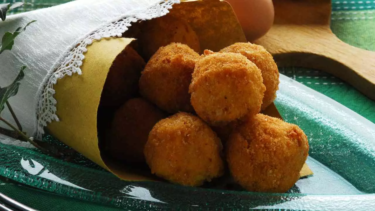 Fried croquettes with a filling