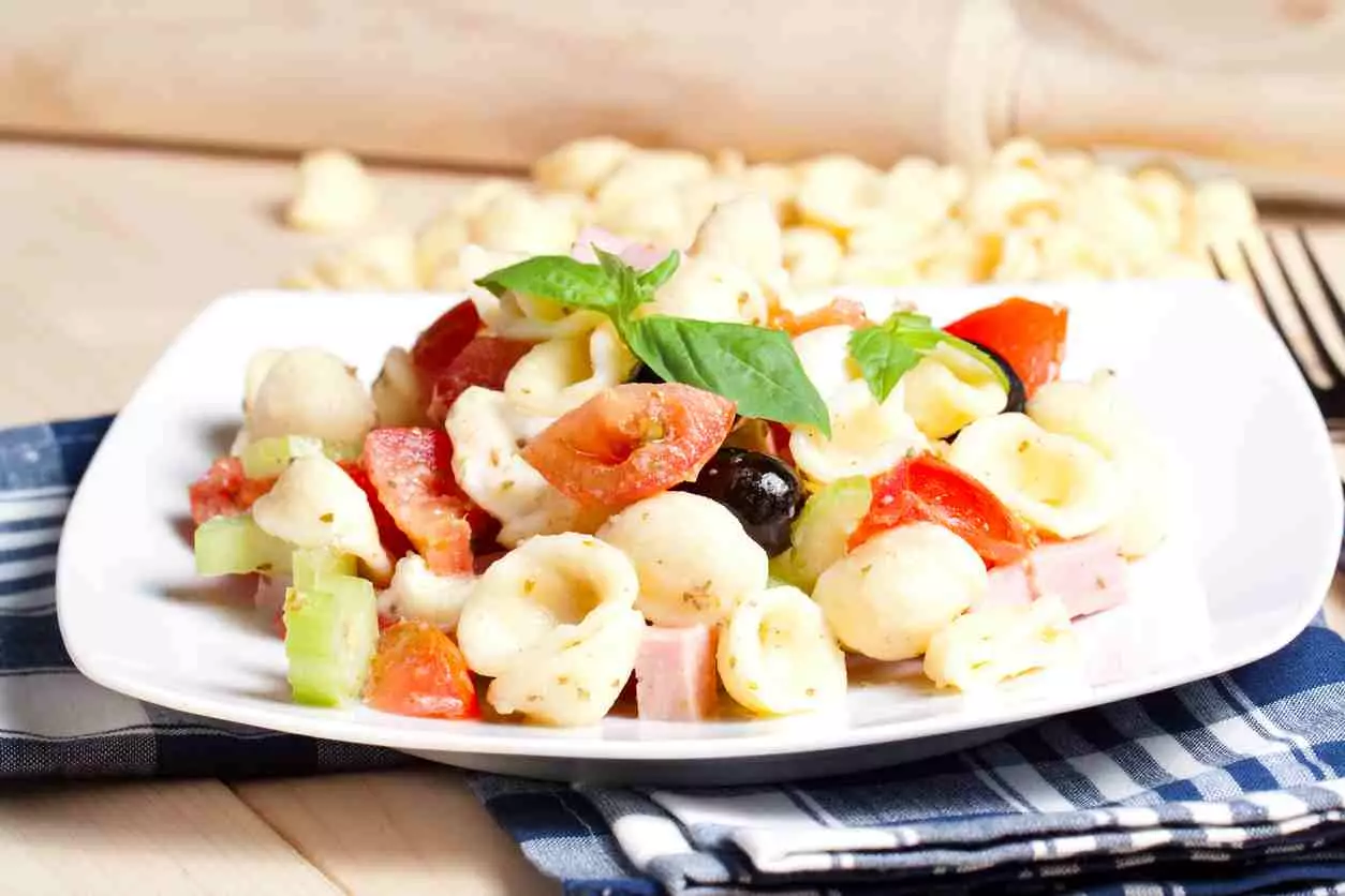 Orecchiette with cherry tomatoes and Taggiasca olives recipe