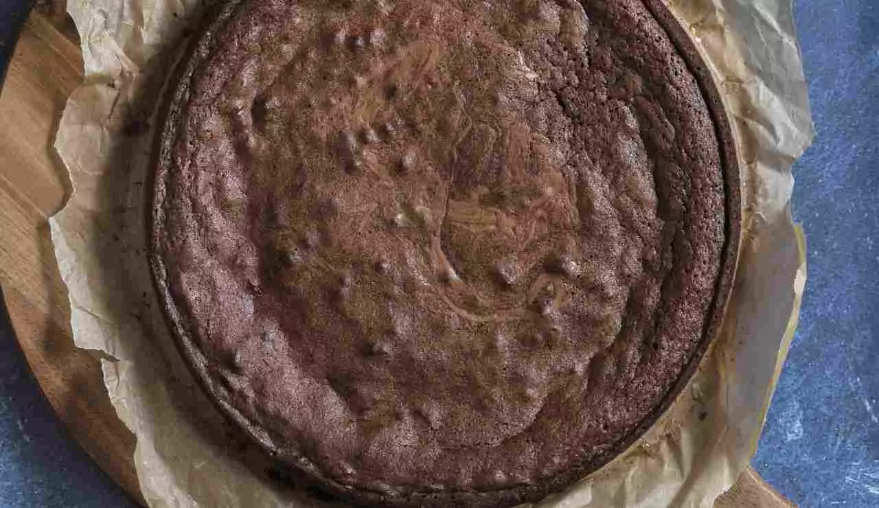 עוגה מהירה עם שוקולד מסקרפונה וקפוצ'ינו AdobeStock