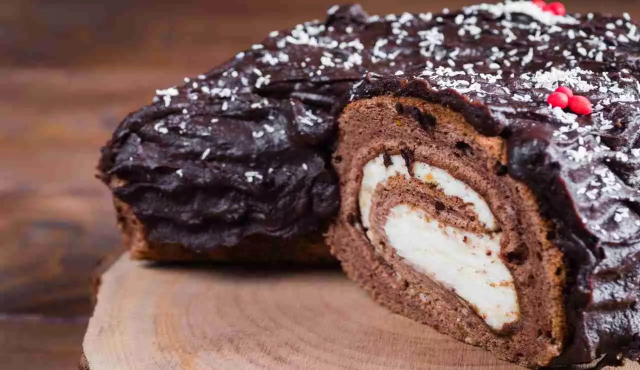Kakao Roll mat Kokosnoss Mëllech Crème an donkel Glace 2022/02/10 Ricettasprint