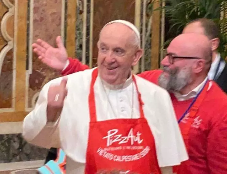 Pope Francis takatso ea pizza - RicettaSprint