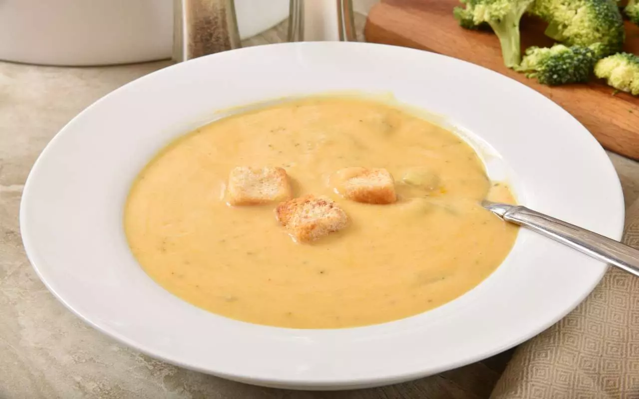 Przepis na zupę serową i piwno-orzechową