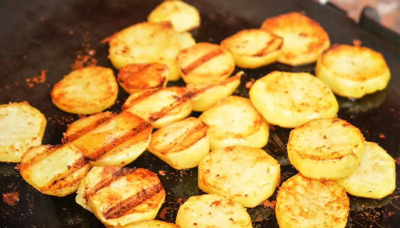 Kartupeļi ar garšvielām