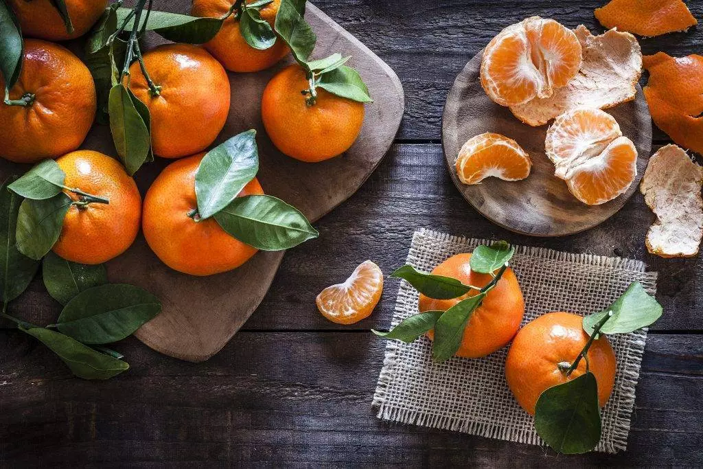 Pande med clementin opskrift, der forbereder madlavningsingredienser 28601_2