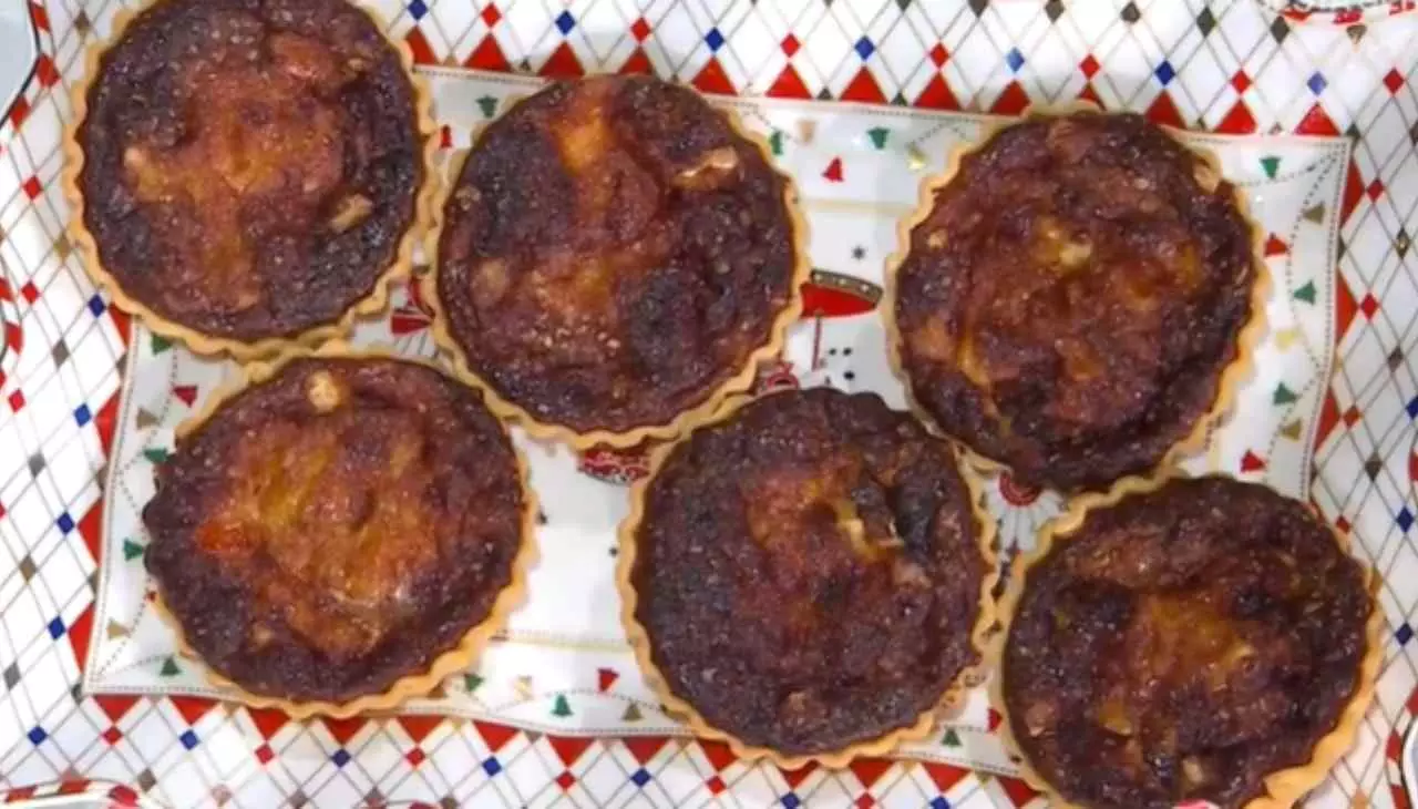It's always noon | Recipe by chef Zia Cri | Camembert mini quiche