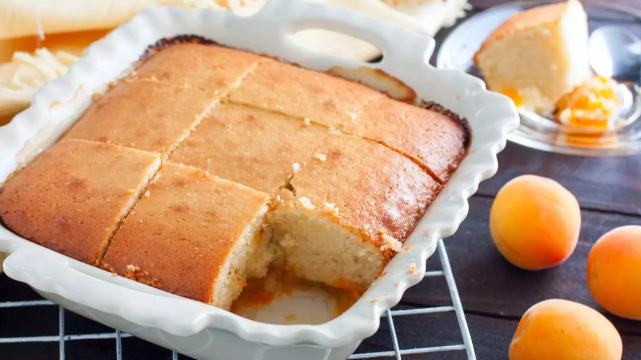 Apricot cake