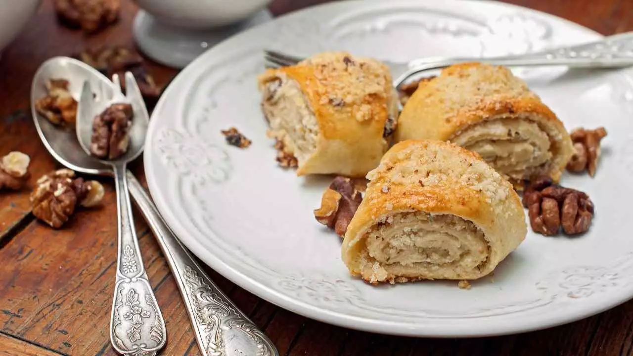 Petits pains sucrés avec une garniture croustillante