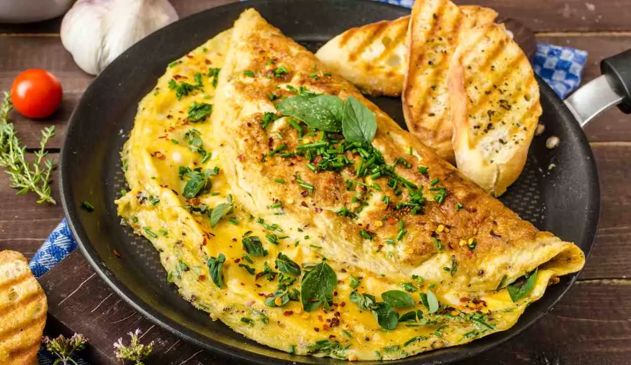 Omelette molle ou omelette | Recette parfaite pour un résultat crémeux 29137_1