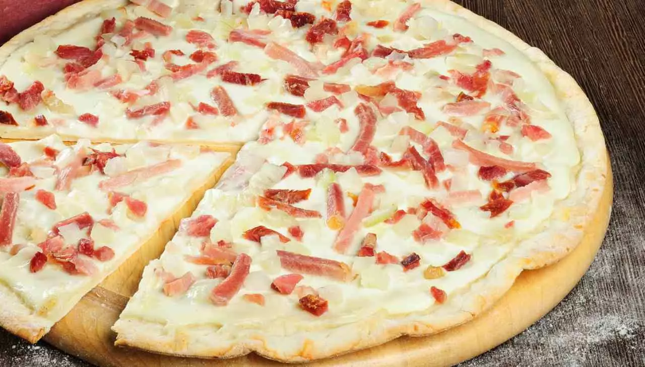 PIzza tsiis genêzen fleis