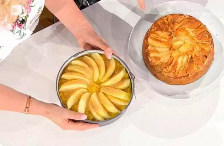 Tantes Cri ābolu pīrāgs | E 'Semper Mezzogiorno recepte 29207_2