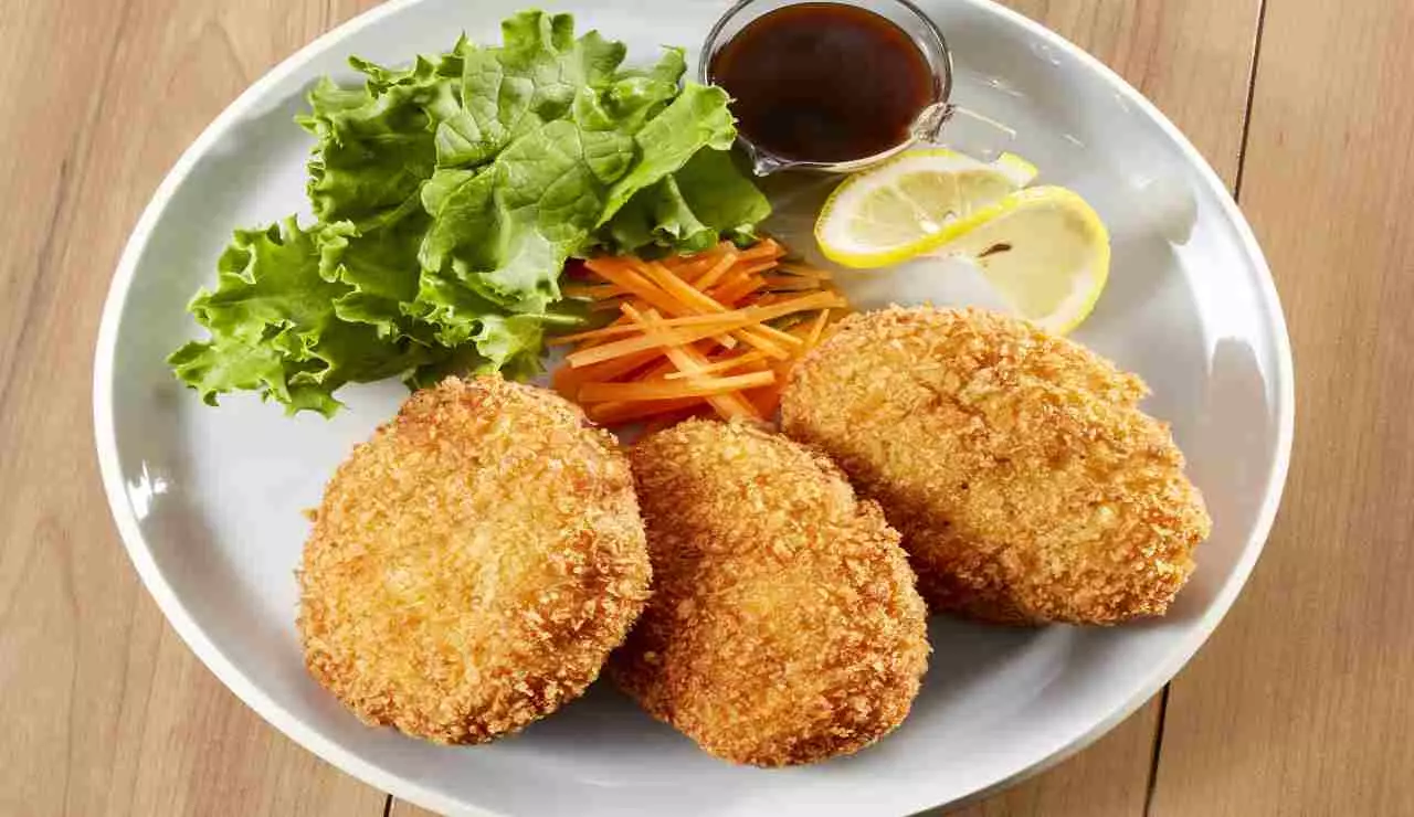 Carrot and potato croquettes with a stringy heart