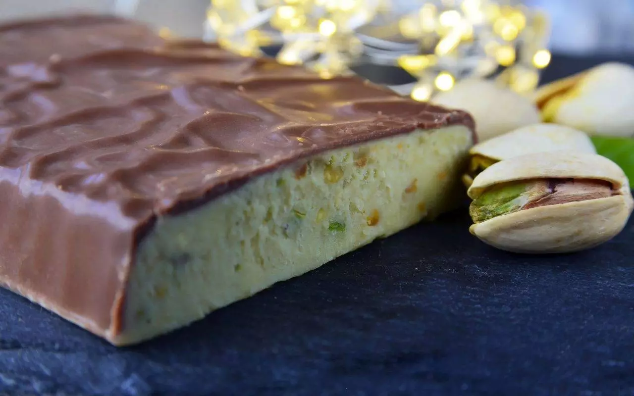 nougat sjokolade en pistachio FOTO resep druk