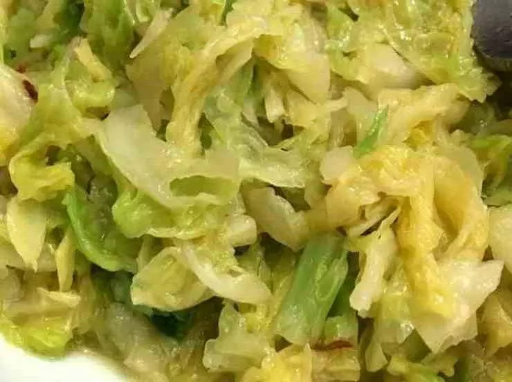 Savoy kabichi purée na Parmesan jibini, ladha lishe sahani upande 29335_2