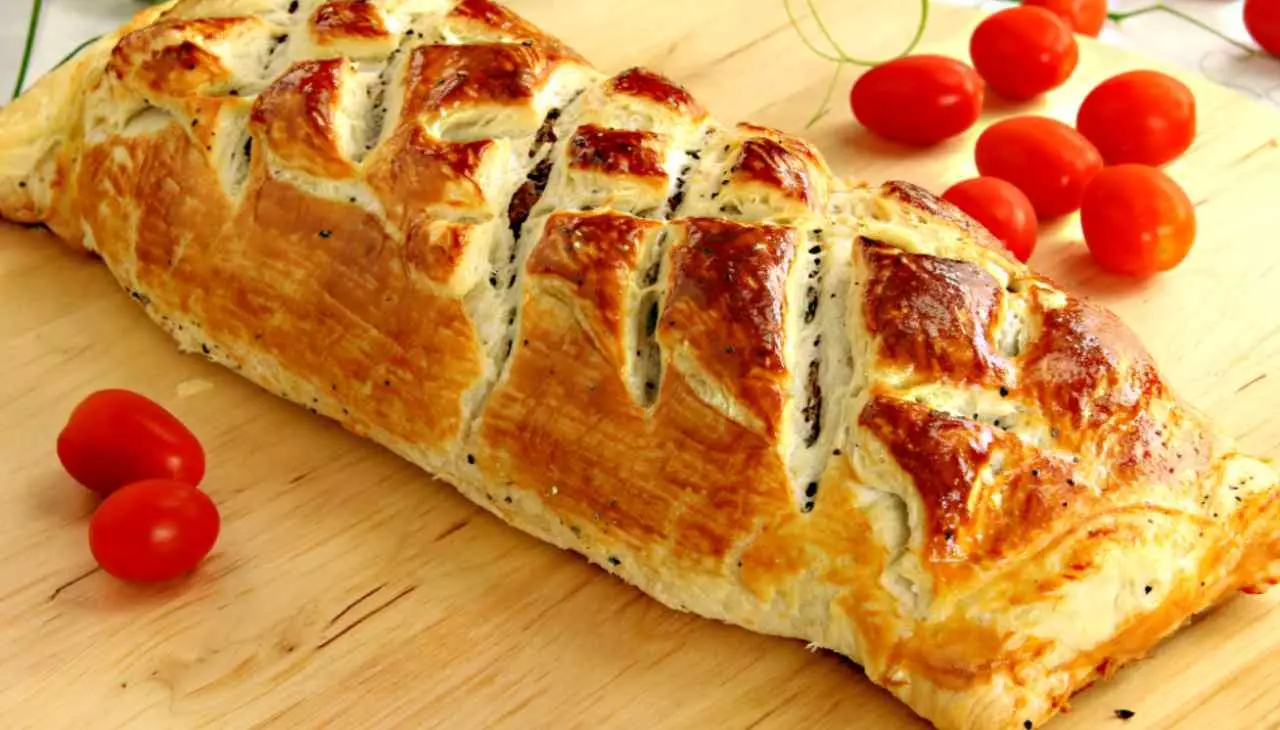 Meatloaf dibungkus ing puff pastry