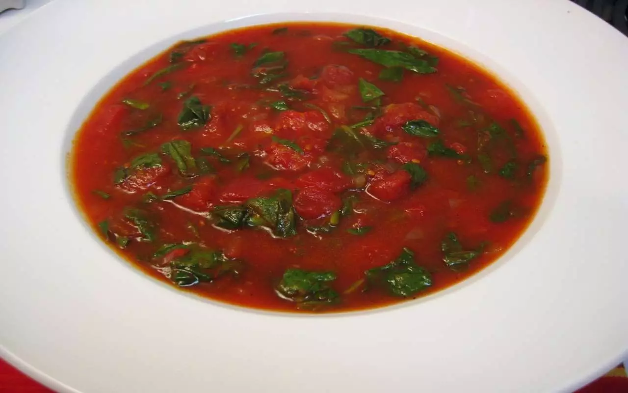Parmezāna tomātu zupas spinātu recepte