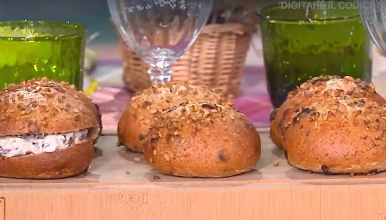 Laging tanghali | Recipe ng panadero na si Fulvio Marino | Matamis na 4-grain na buns