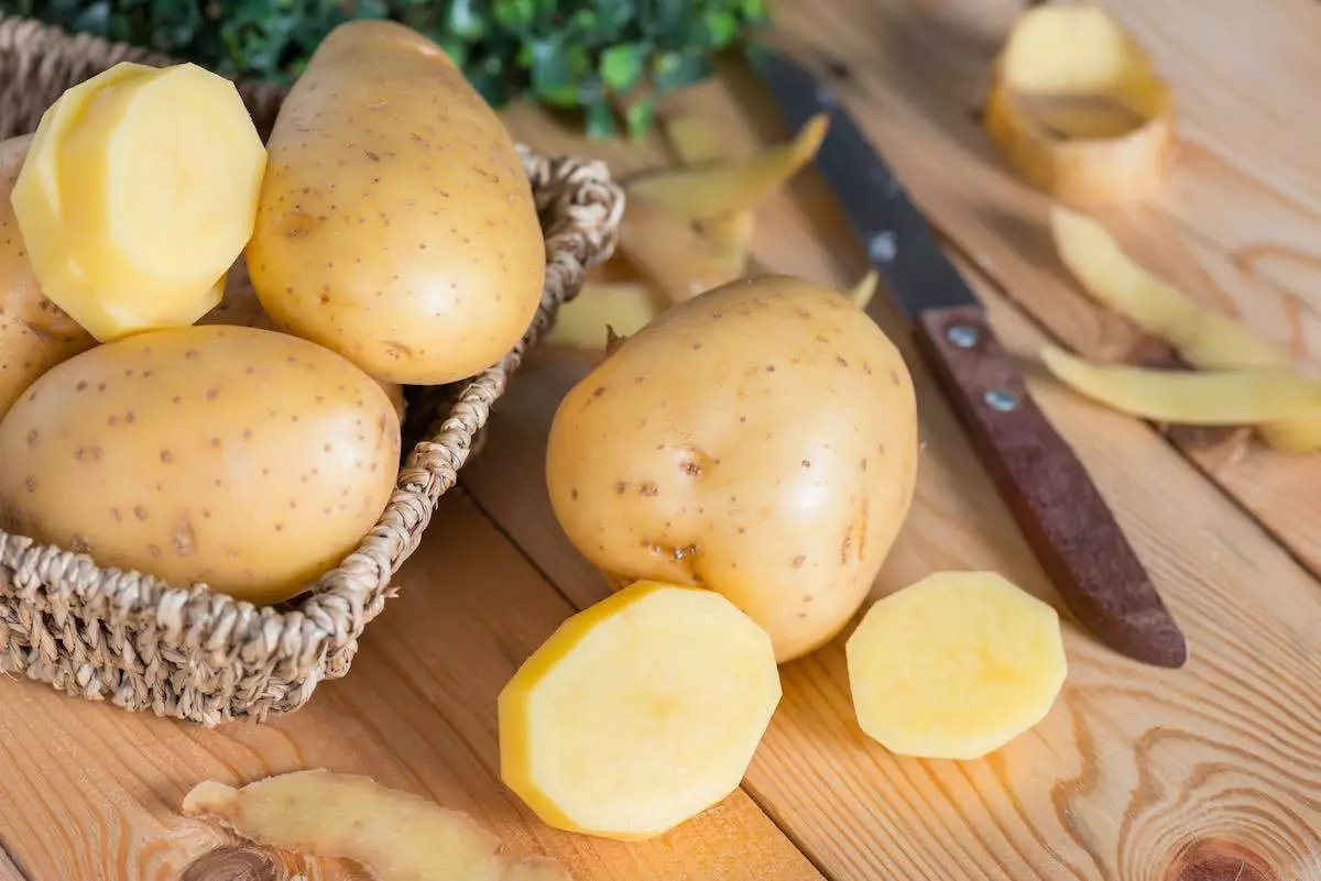 Рецепт м’яких фрикадельок з картоплею, кабачками та салямі 2967_2