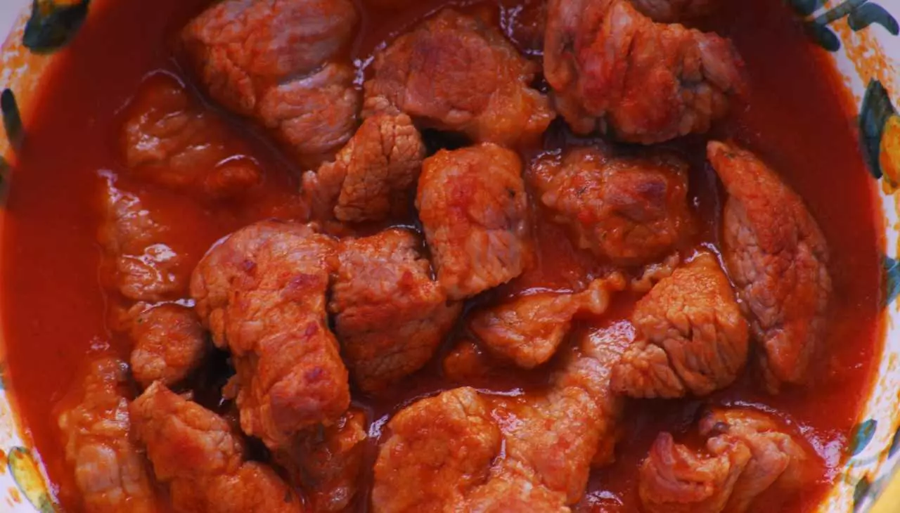 Sajian kapindho daging karo tomat