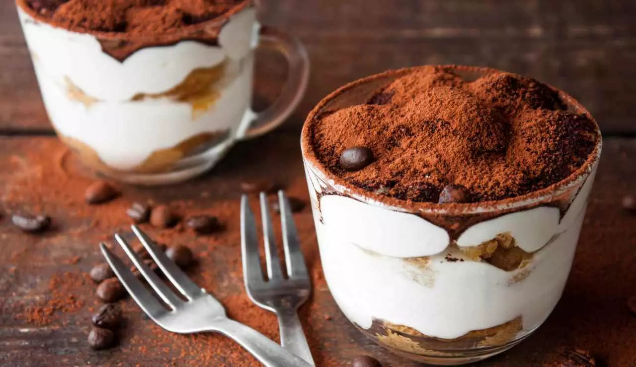 Single portion light tiramisu in 5 minutes recipe print