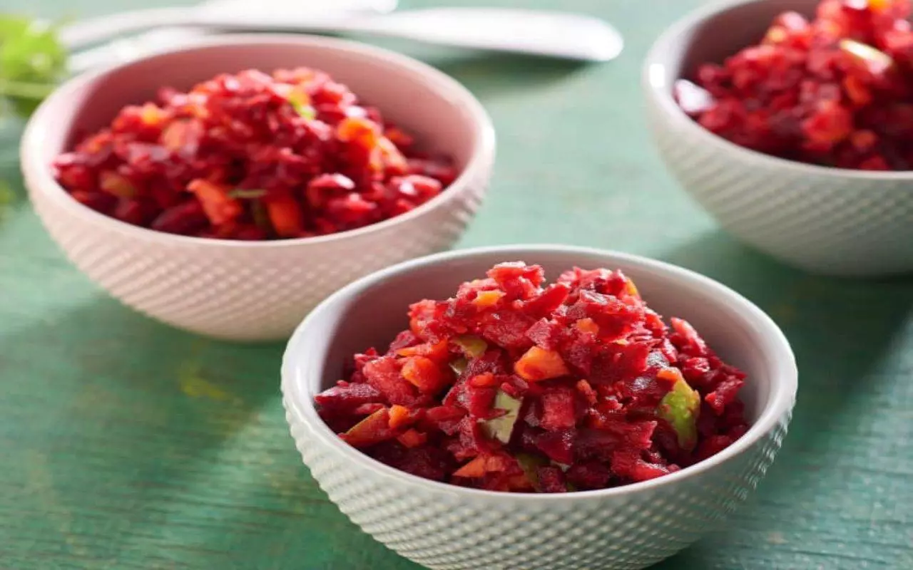 sarkanie salāti FOTO receptes izdruka